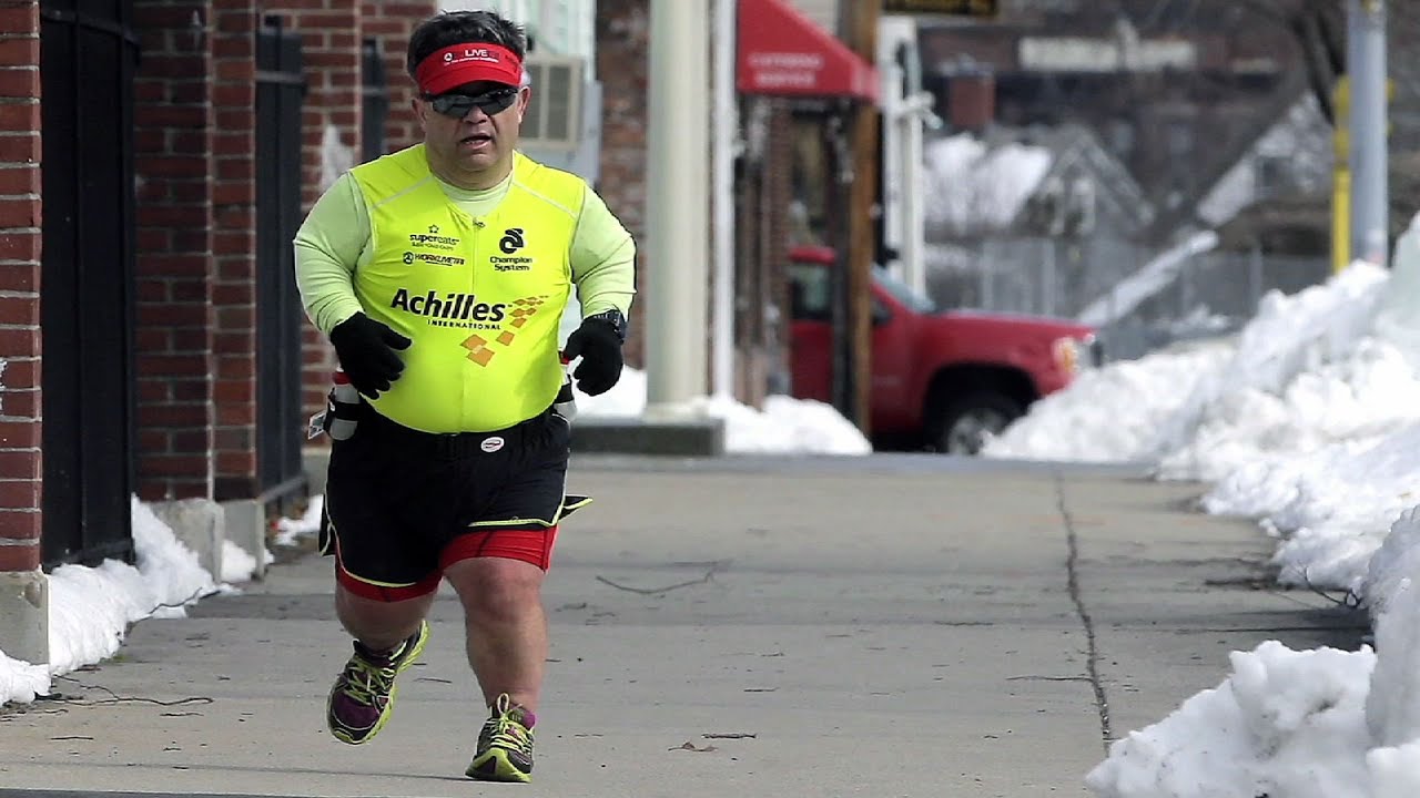 Marathoner With Dwarfism Inspiring Others - YouTube