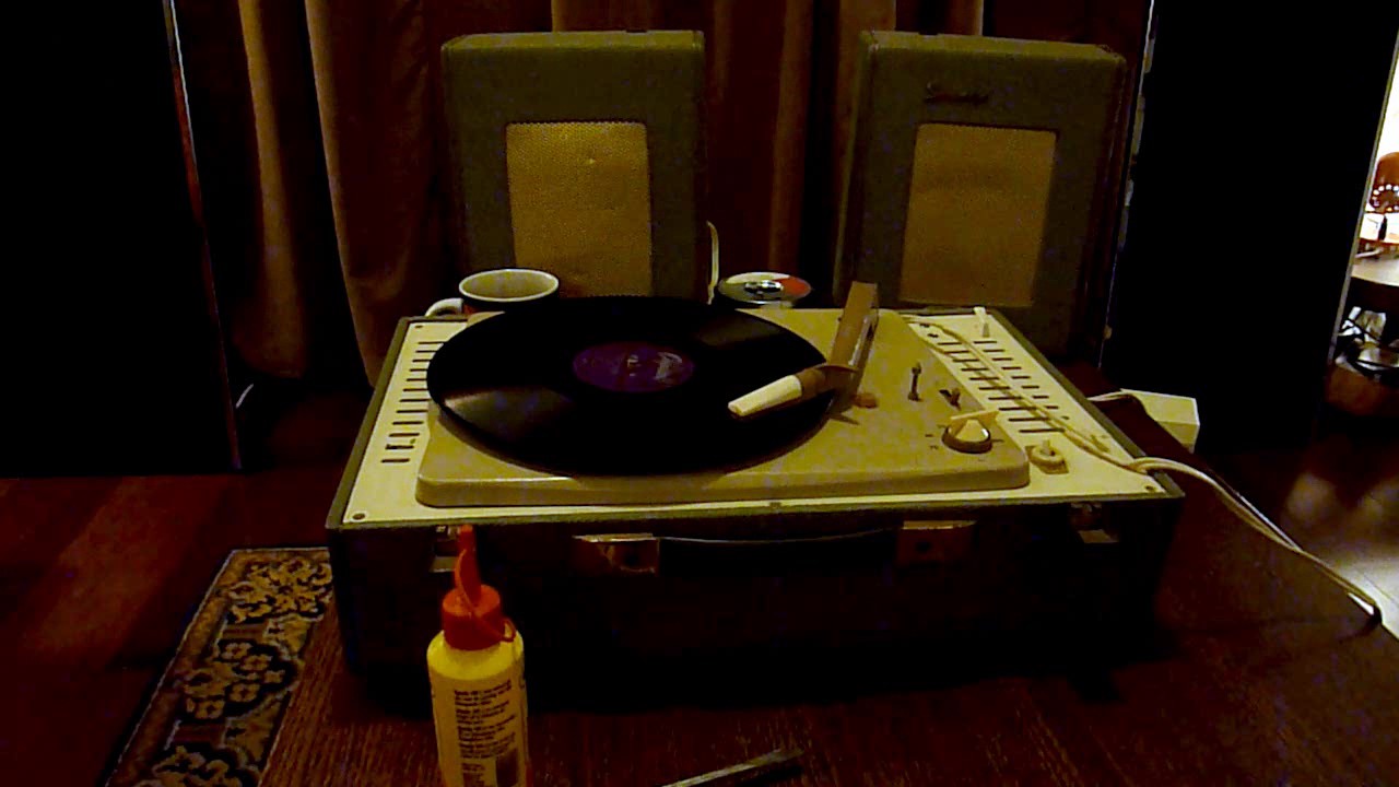 A Philips Tube Record Player playing a 78rpm shellack record - YouTube