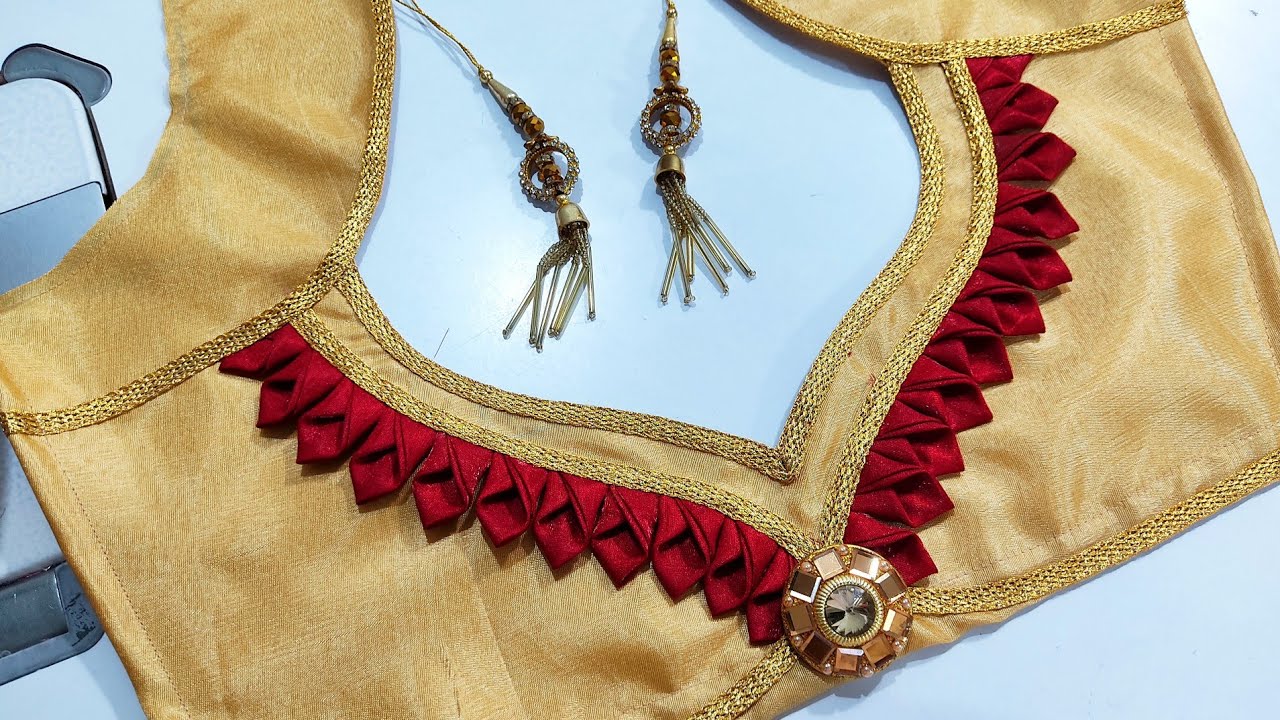 New simple and easy blouse design Very beautiful blouse design cutting ...