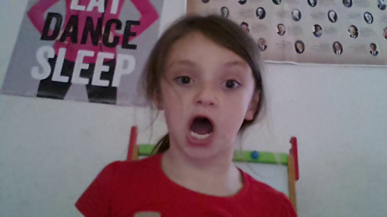 JoJo siwa kid in a candy store video - YouTube