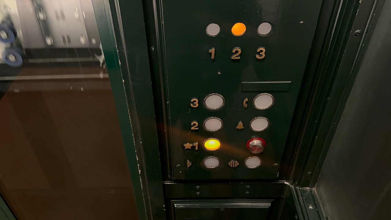 Modern Hydraulic Elevators | MANGO (5th Ave.) | Manhattan NYC, New York ...