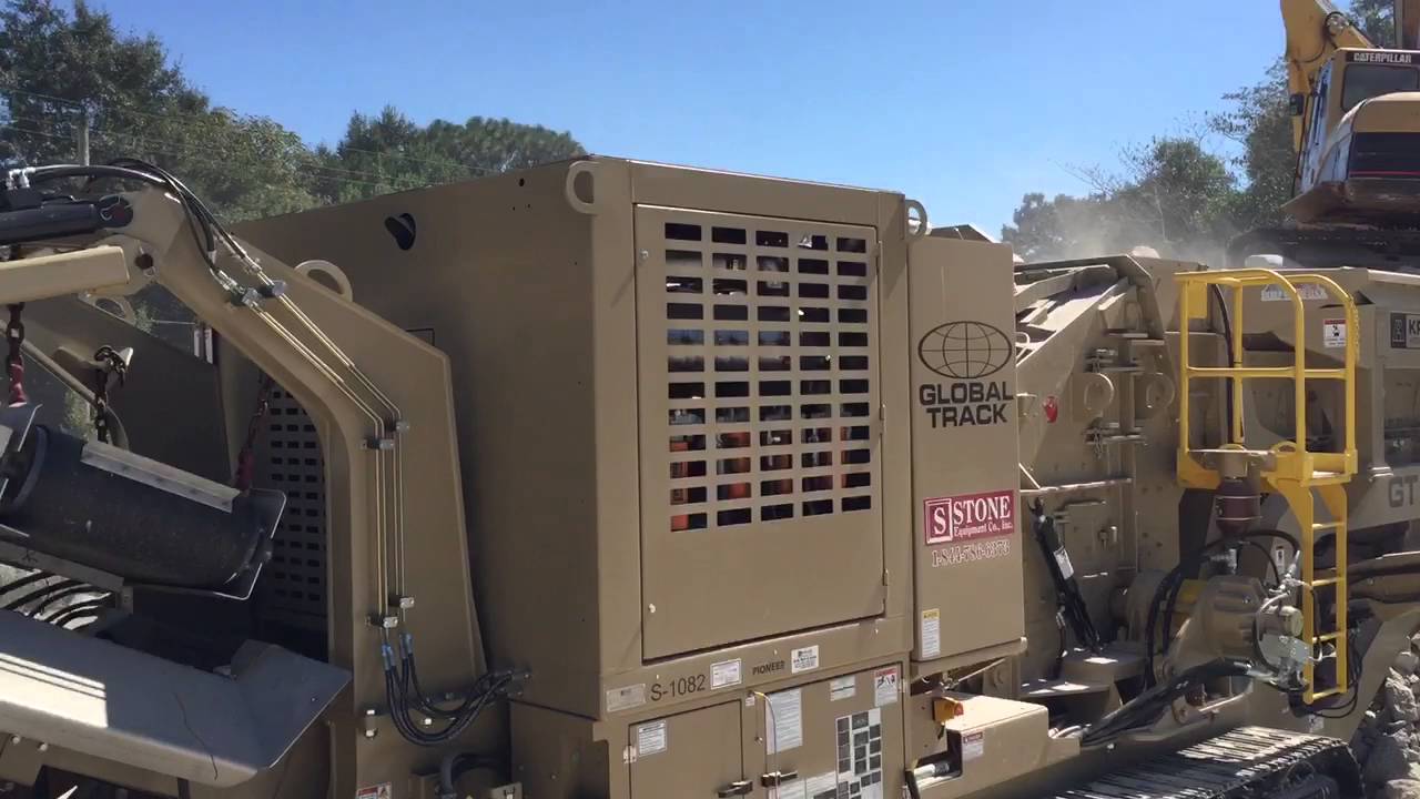 Astec Global Track GT440CC concrete recycling - YouTube