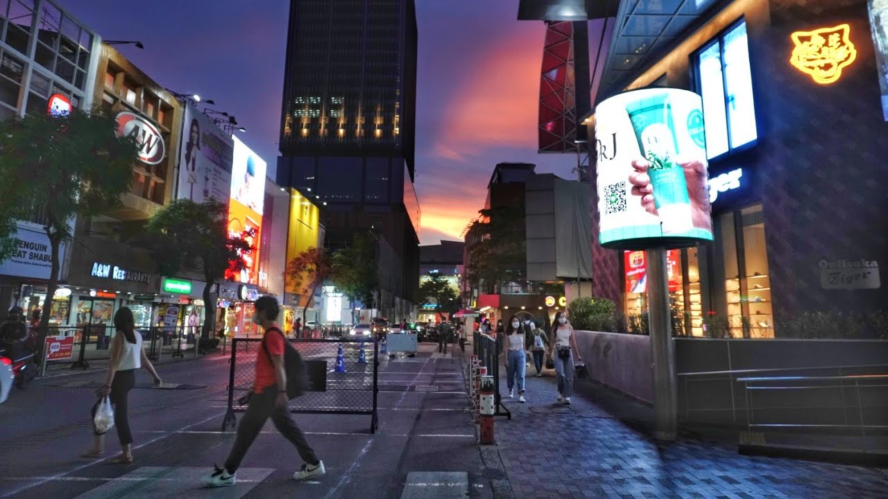 Siam Square 2021 Night Walk (Talking) - Bangkok Thailand - Siam Square ...