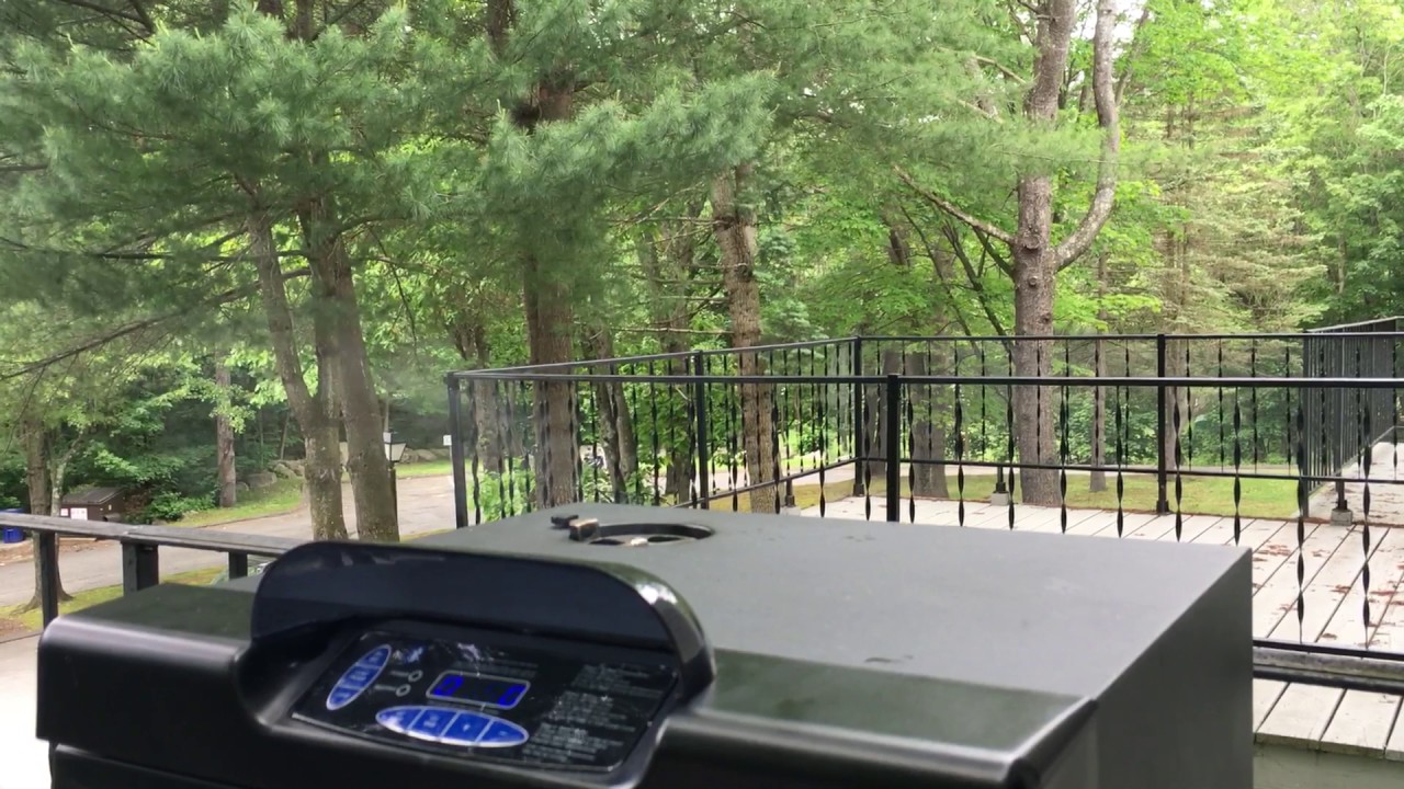 Masterbuilt electric smoker thin blue smoke - YouTube