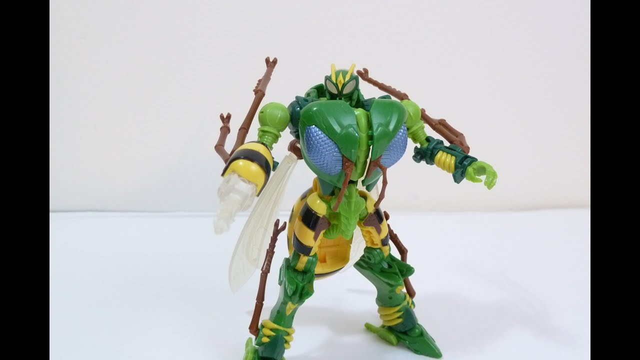Rob A Reviews Transformers Generations Waspinator - YouTube
