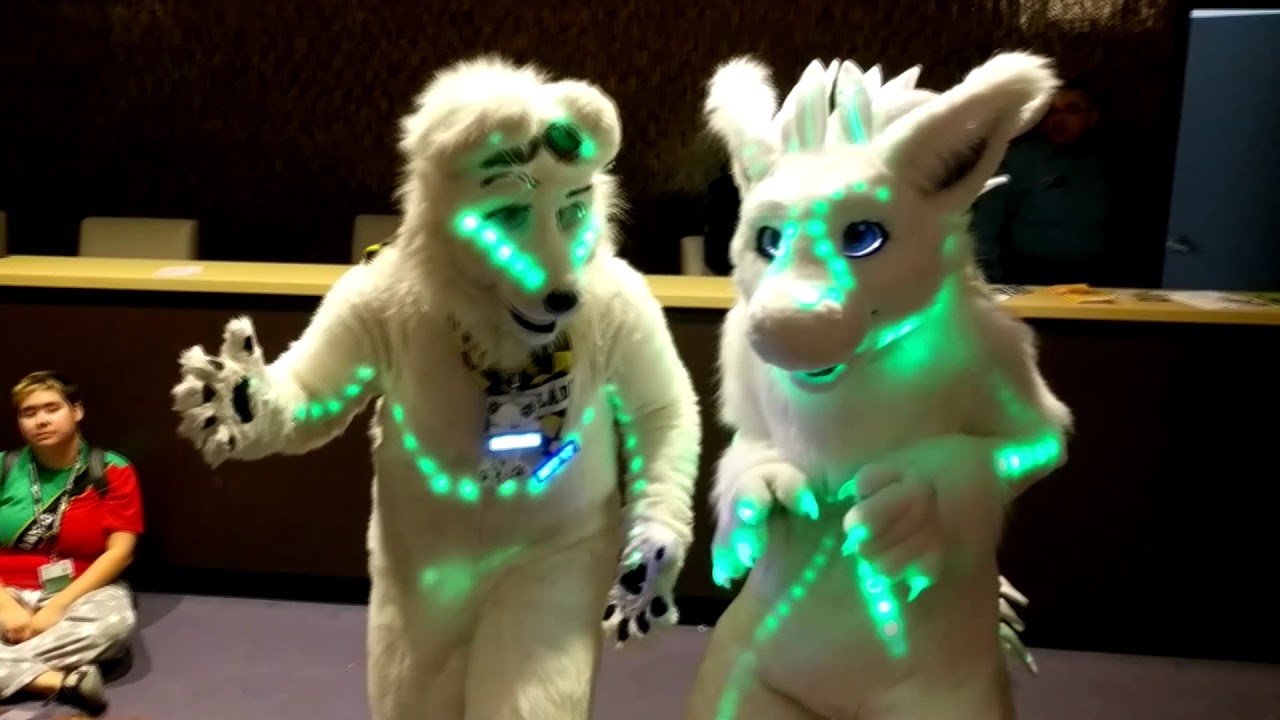 mBlade and Gem Raptor at MFF 2017 (2/2, lighter) - YouTube