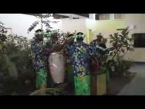 Vanuatu String Band Airport Welcome - YouTube