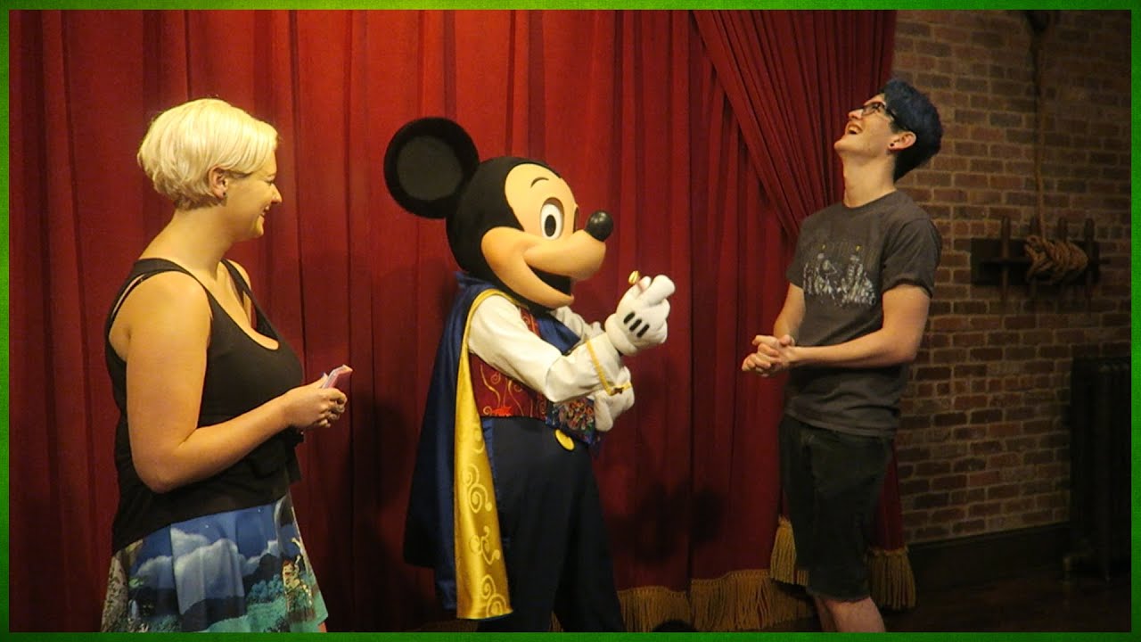 TALKING WITH MICKEY MOUSE?!! - Magic Kingdom Disney World - Meet and ...
