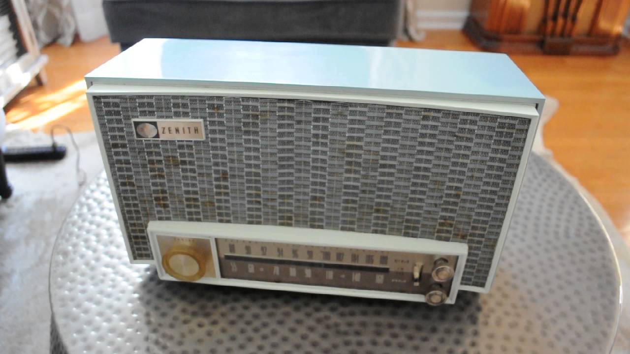 1953 Zenith K725 (All Original) - YouTube