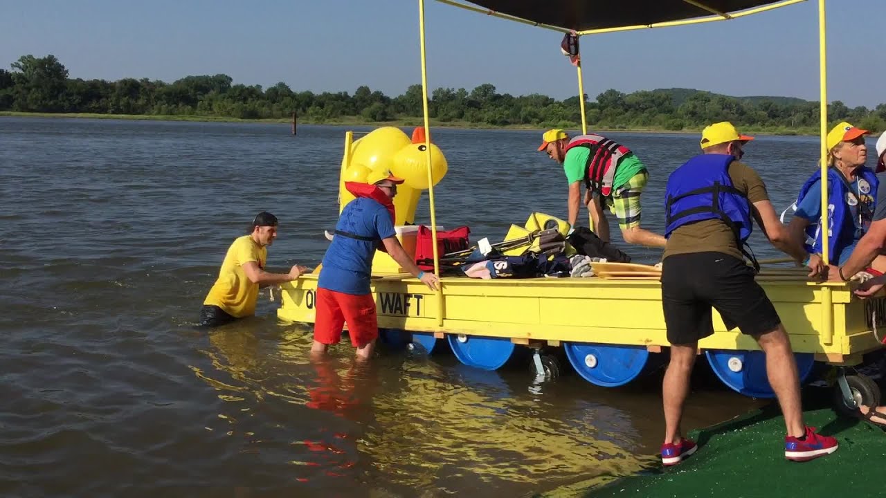 RAW: Tulsans take to Arkansas River for Tulsa's Great Raft Race - YouTube