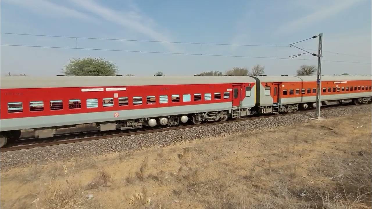 12403 Prayagraj - Bikaner Superfast Express via Fatehpur Shekhawati - YouTube