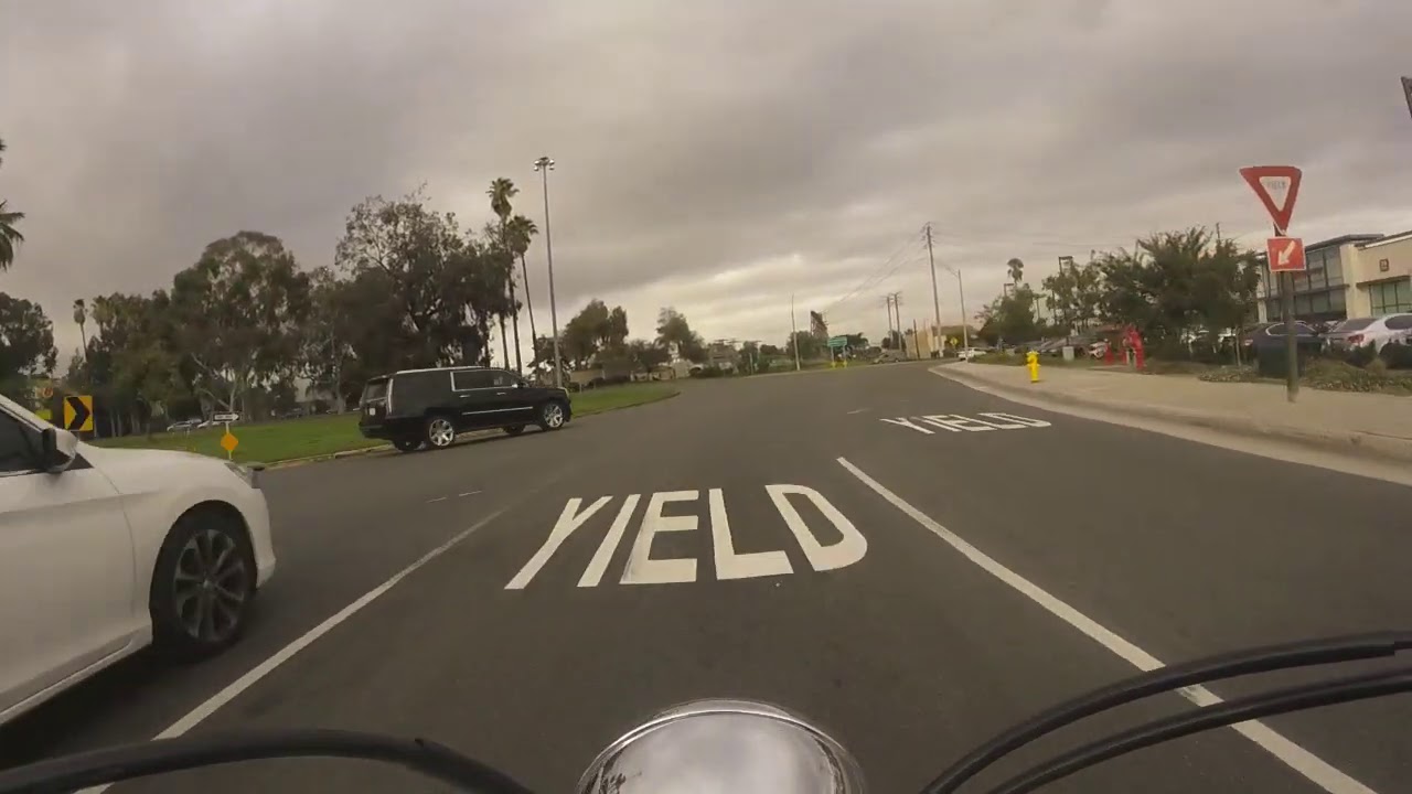 Long beach Traffic Circle Truck - YouTube