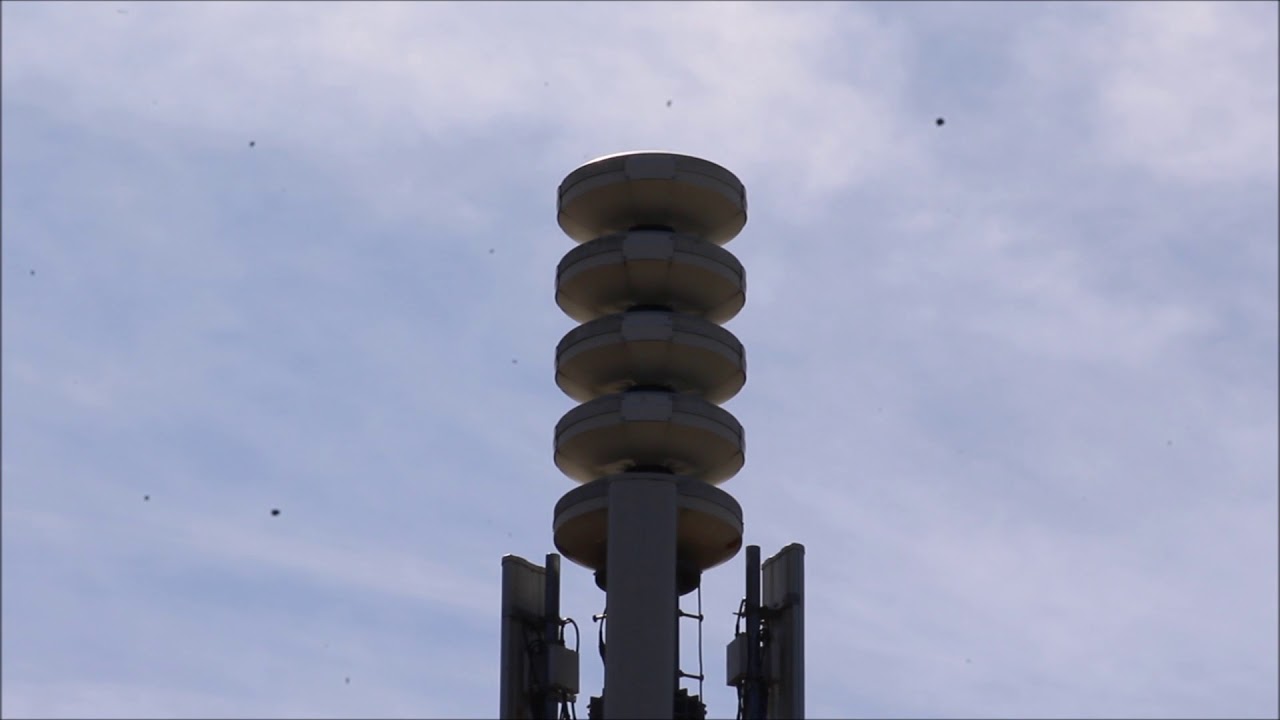 Modulator 4016 siren test, full wail + ambiance - Nichols Hills, OK ...