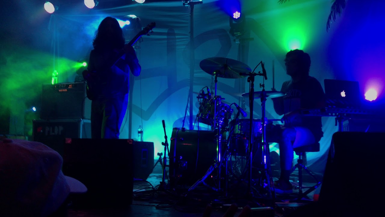 Chon - Puddle (Live) June 25, 2017 - YouTube