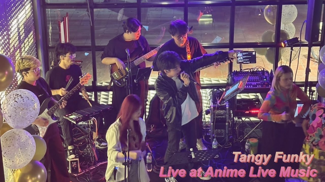 เธอคือใคร - Tangy Funky Ft.Aunyo [Live cover] at Anime Live Music - YouTube
