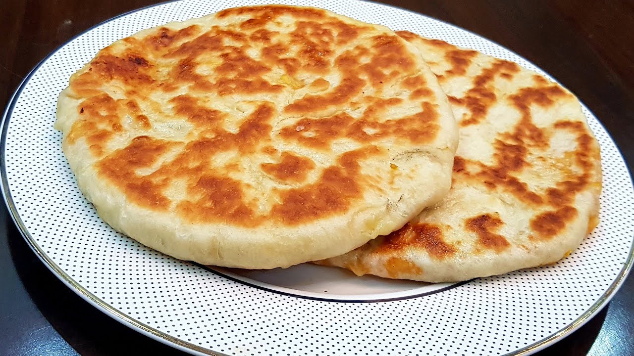 Pitta Bread | Smokey and cheesy Chicken tikka Pitta Bread Recipe 😋 ...