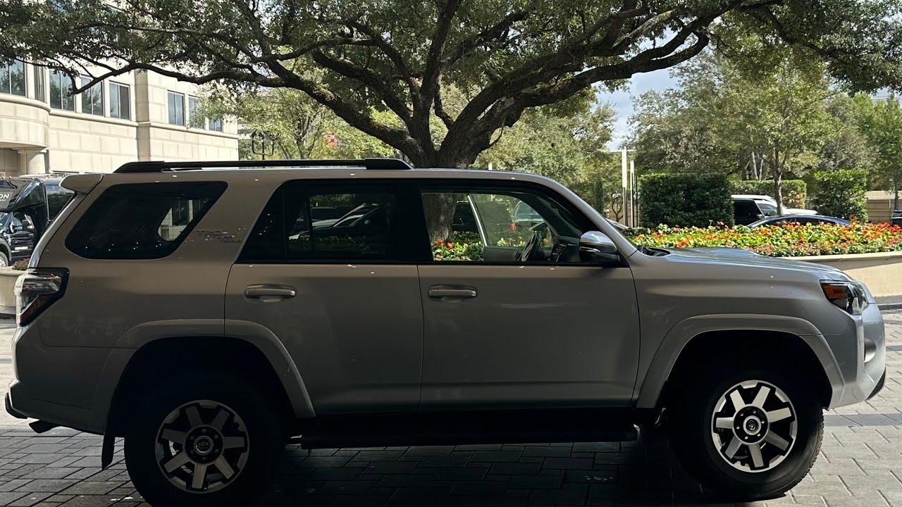 2022 Toyota 4Runner TRD Off Road Horn - YouTube