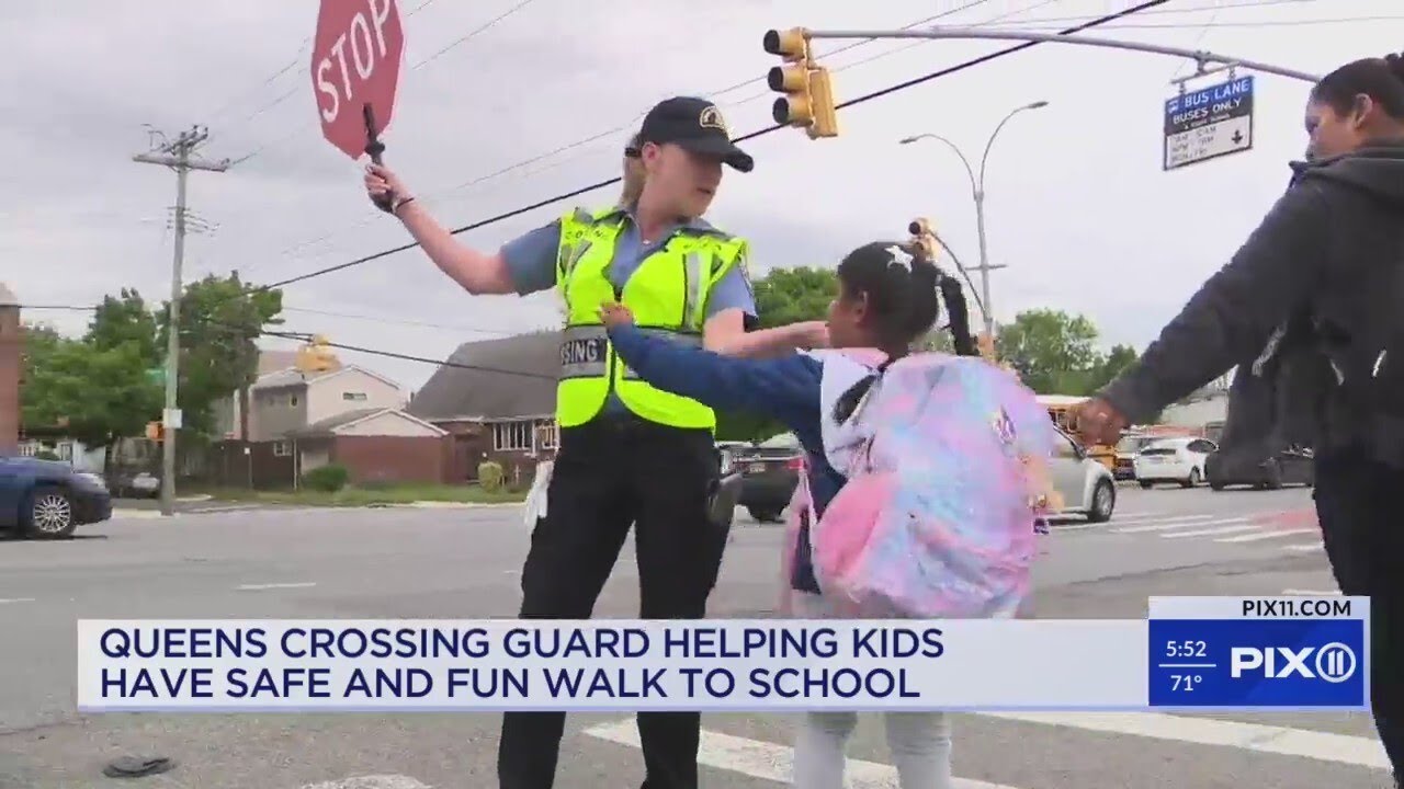 Queens crossing guard loves to help kids and 'keep everyone safe' - YouTube