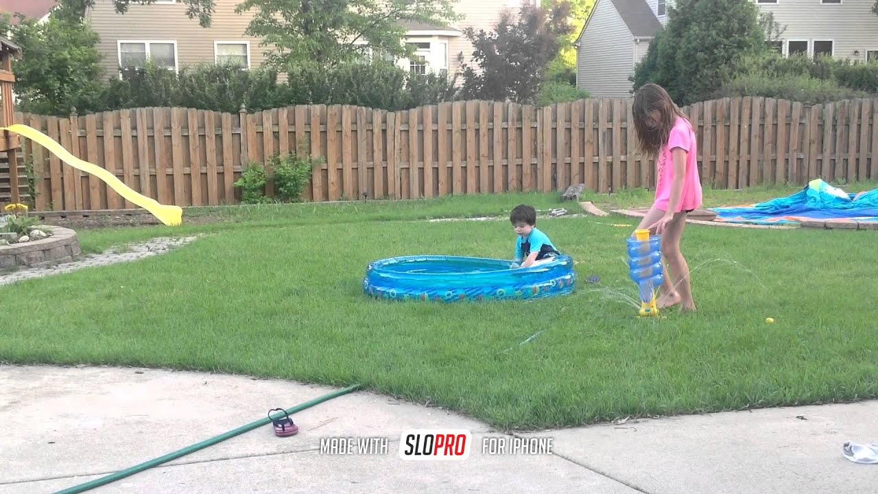 Kids playing in yard - YouTube