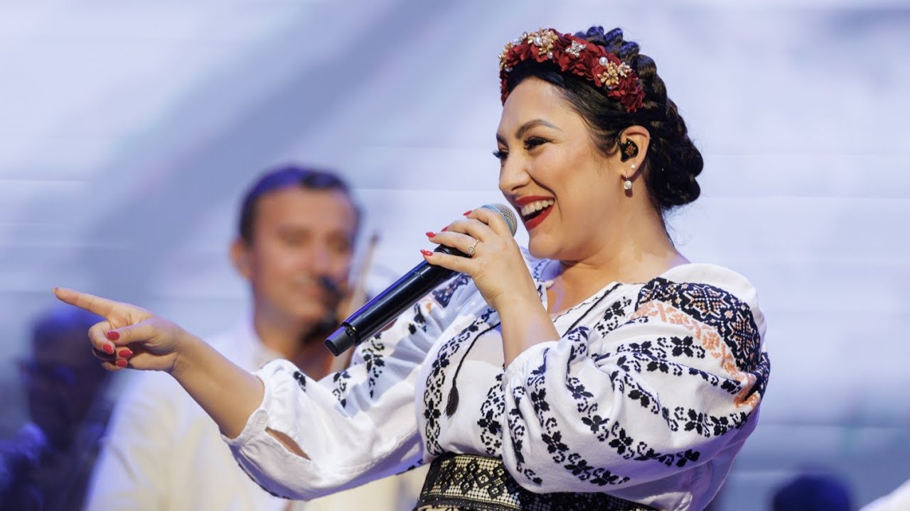 Andra - Dumnezeu Imparte La Tat' Omul (Live in TRADITIONAL 2 la Sala ...