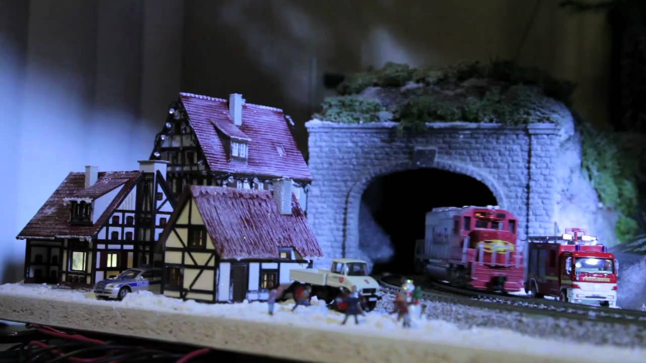 2010 Christmas Tree HO Model Railroad Layout - YouTube