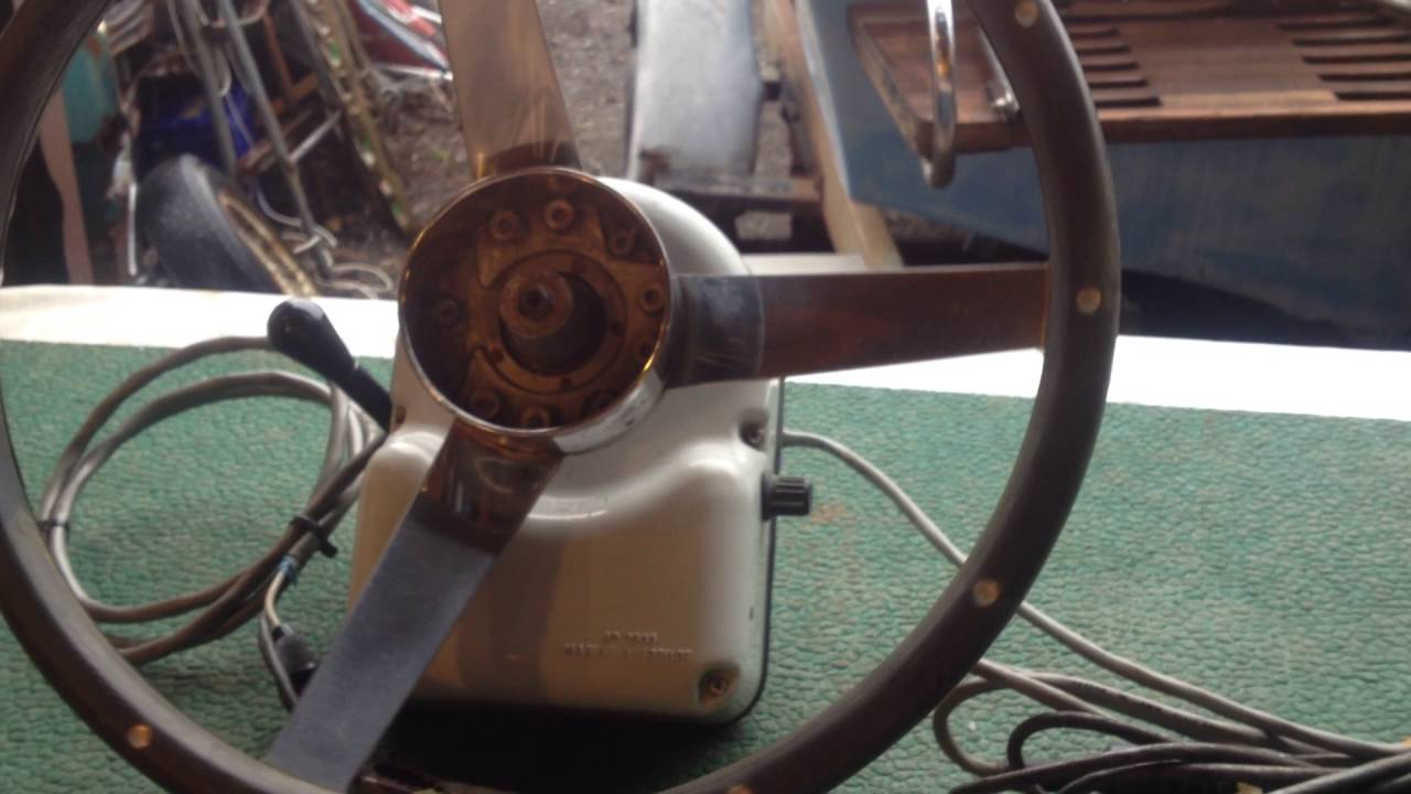 king marine autopilot ap2000 - YouTube