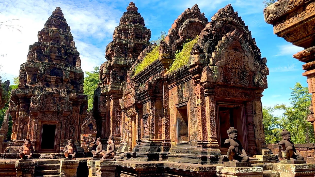 The Pink Temple of Banteay Srei: A Masterpiece of Khmer Architecture 🇰🇭 ...