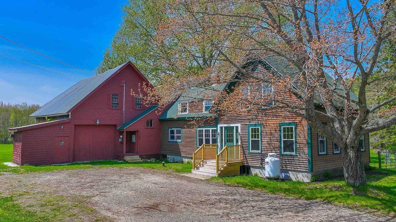 This Might Look Ordinary… But Inside This Maine Home Is Unreal | Homes ...