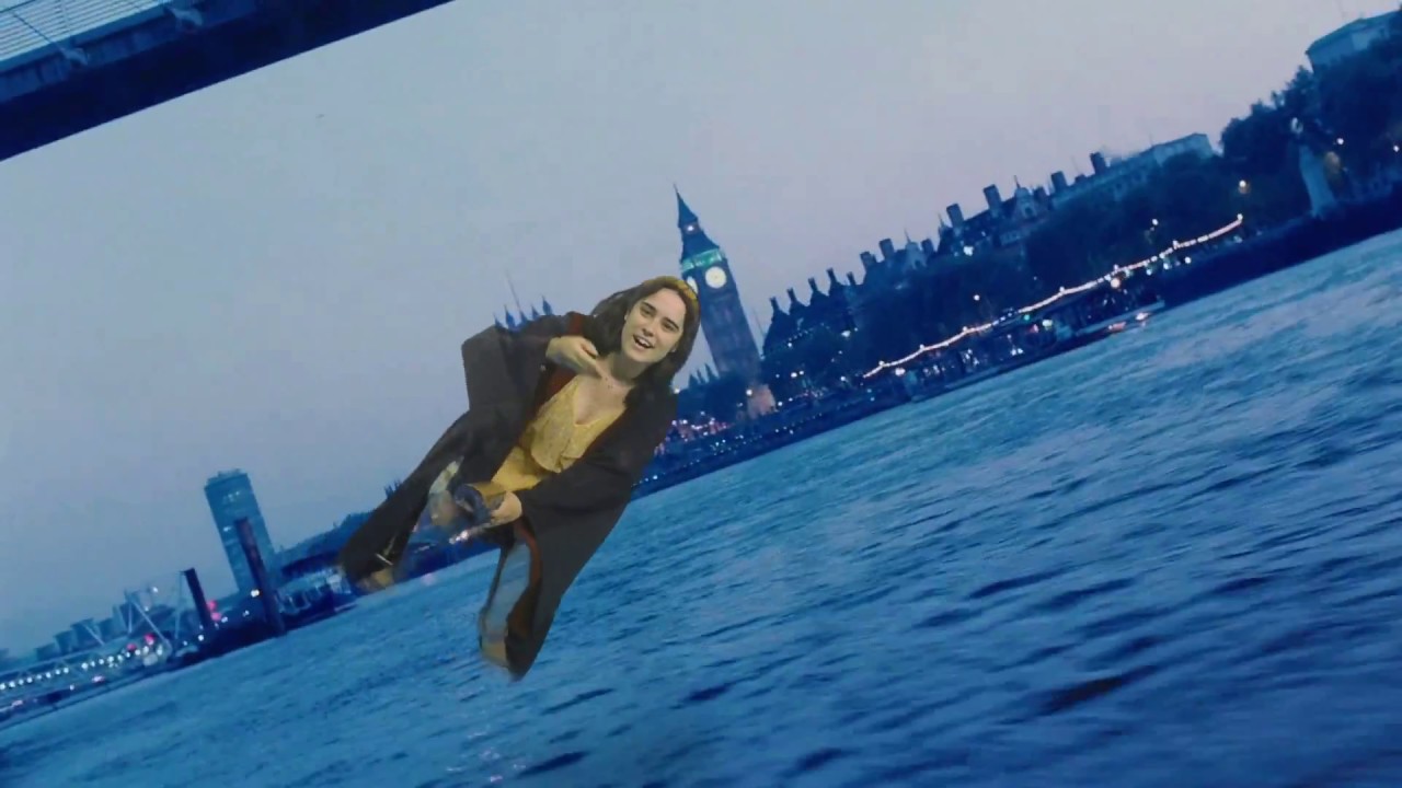 Poppy and Lydia Harry Potter Studio Tour- Poppy Flying - YouTube