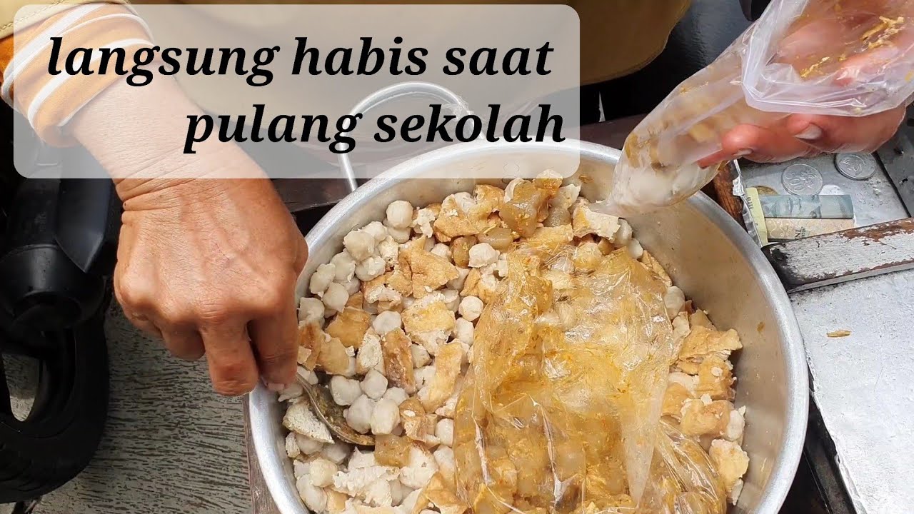 Amazing Cheapest Indonesian Street Food 2022, bakso kojek viral - YouTube