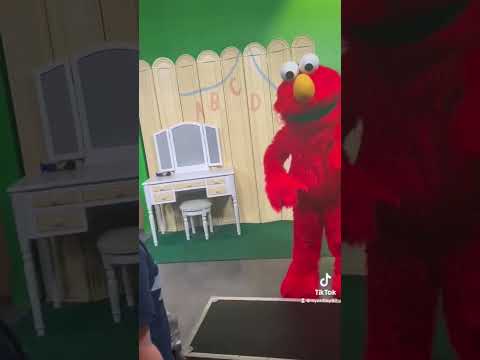Elmo is tired of his stuff - YouTube