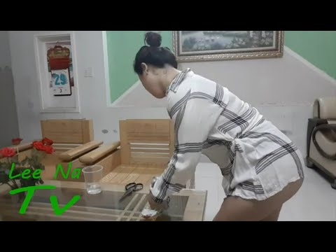 Beautiful Single Mom Put Flowers In A Glass Vase    Lee Na Tv   YouTube