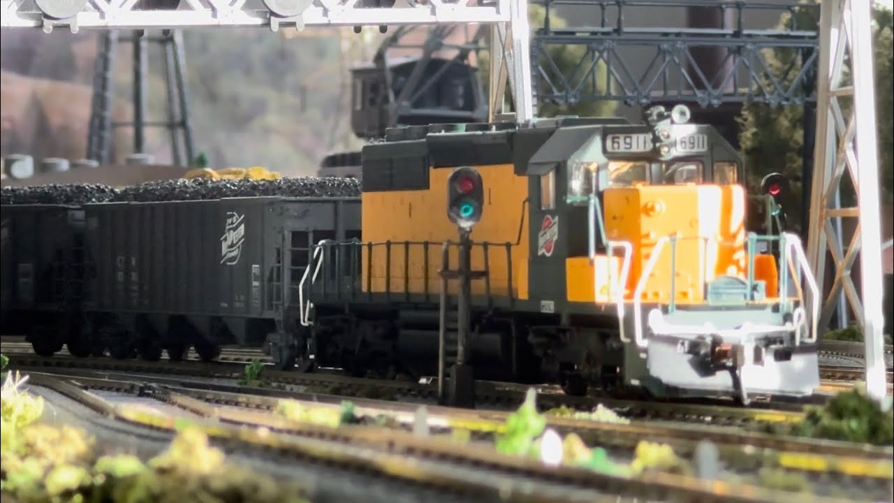 This “Yellow” PoPs - Chicago & North Western (CNW) - HO Scale Model ...