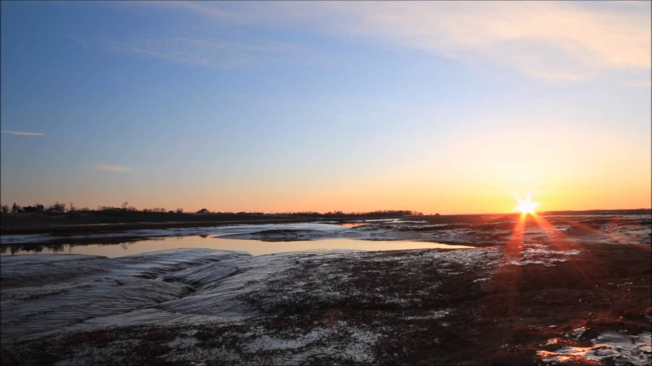 Five hour time lapse showing beautiful Bay of Fundy dyke high to low ...