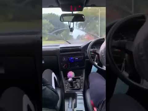 The chills inside a spinning e30 - YouTube