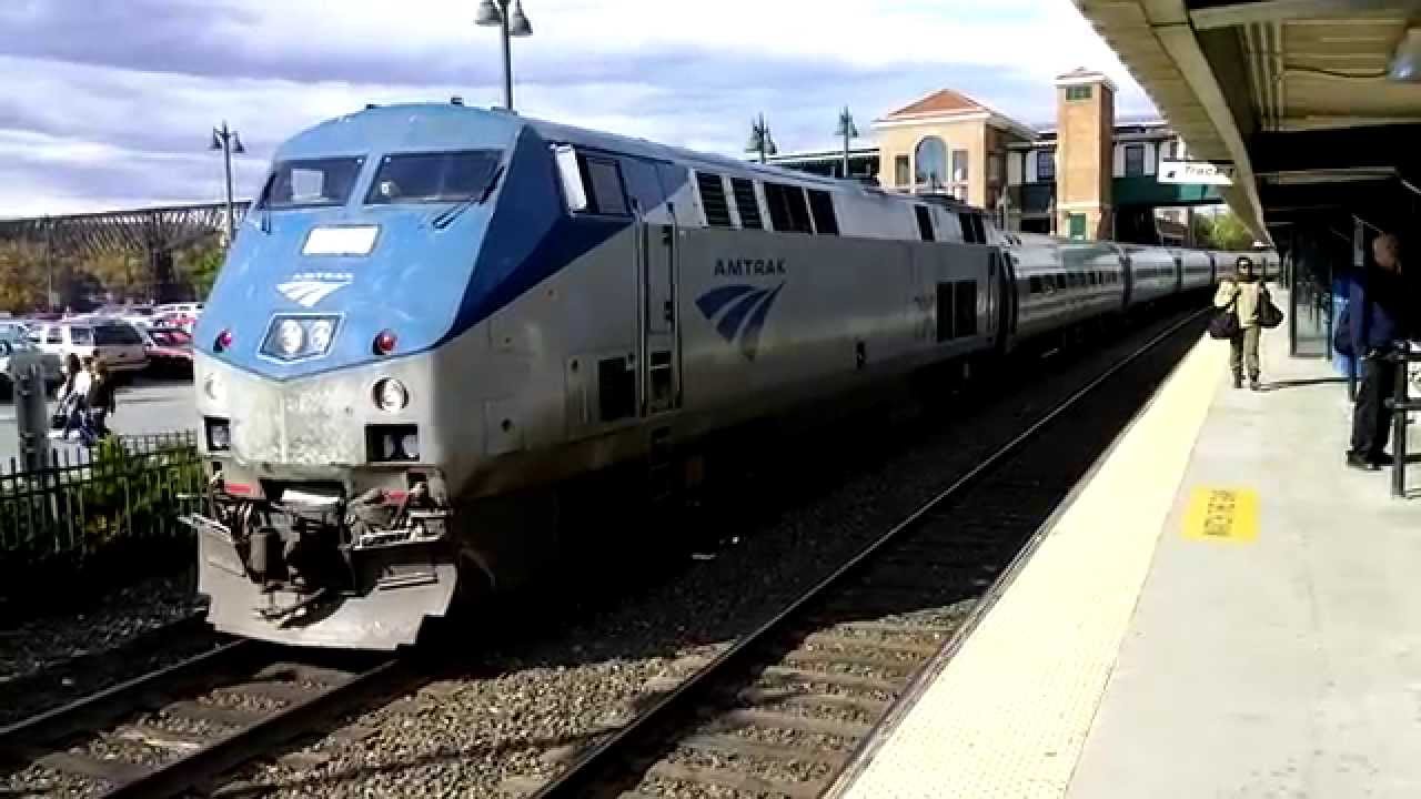 Amtrak - General Electric P32AC-DM #700 departing Poughkeepsie [Mobile ...