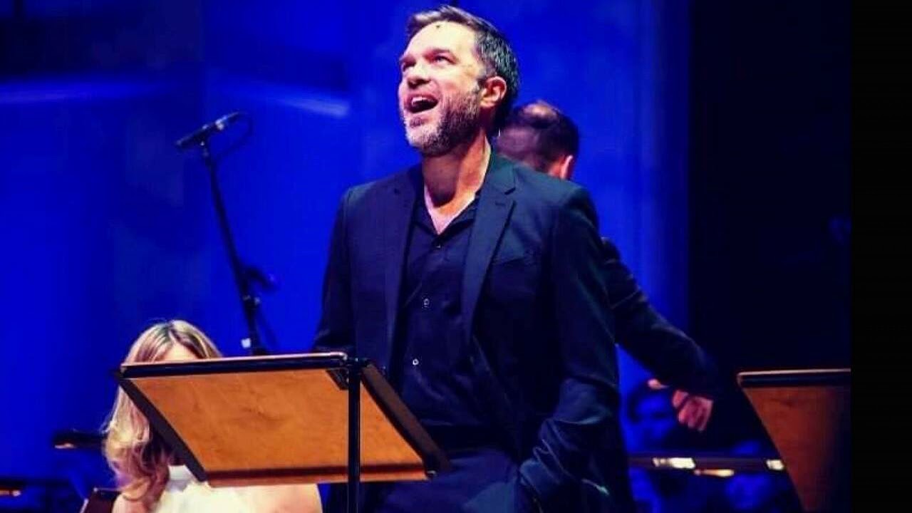 Hadley Fraser - If I Only Had A Heart (from The Wizard of Oz) - YouTube