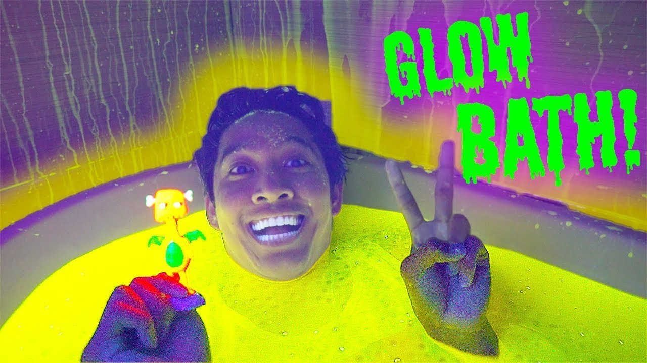 Glow Bath HACKS!! How To Make Your Bath Glow! - YouTube