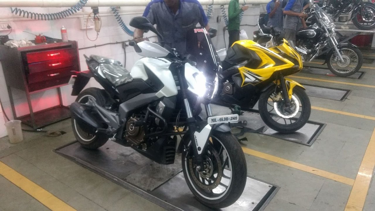 Not so Good Bajaj Service? | 1st Service Experience | mic setup - YouTube