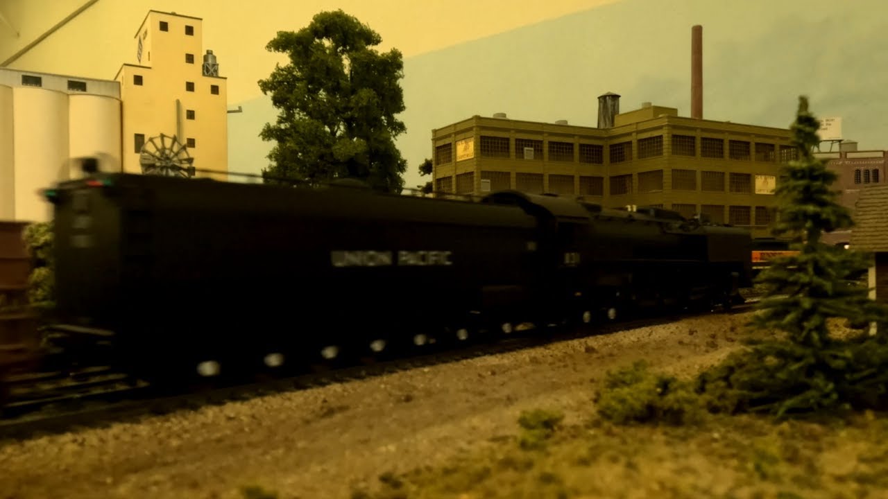 HO Scale Union Pacific FEF-2 Steam Locomotive - YouTube