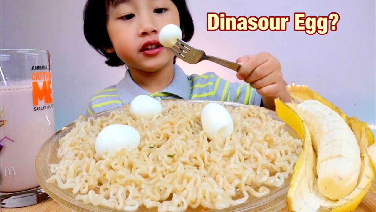 FILIPINO PANSIT CANTON | DINASOUR EGG 😅 | Heavy Breakfast with Shin ...