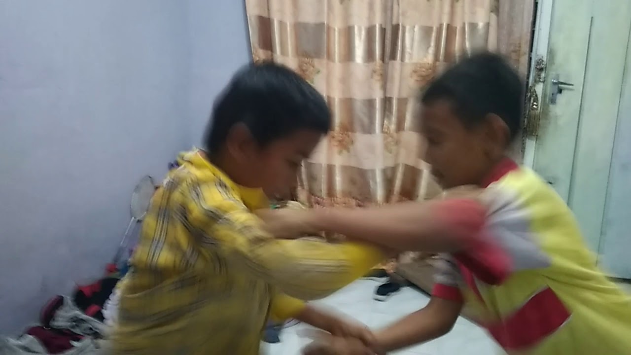 orang kelahi - YouTube