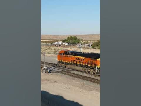 BNSF 3267 WB MP 10.6 CAJON SUB 7-3-2023 #cajonsub #trains #barstowtrains #edrailfanning - YouTube