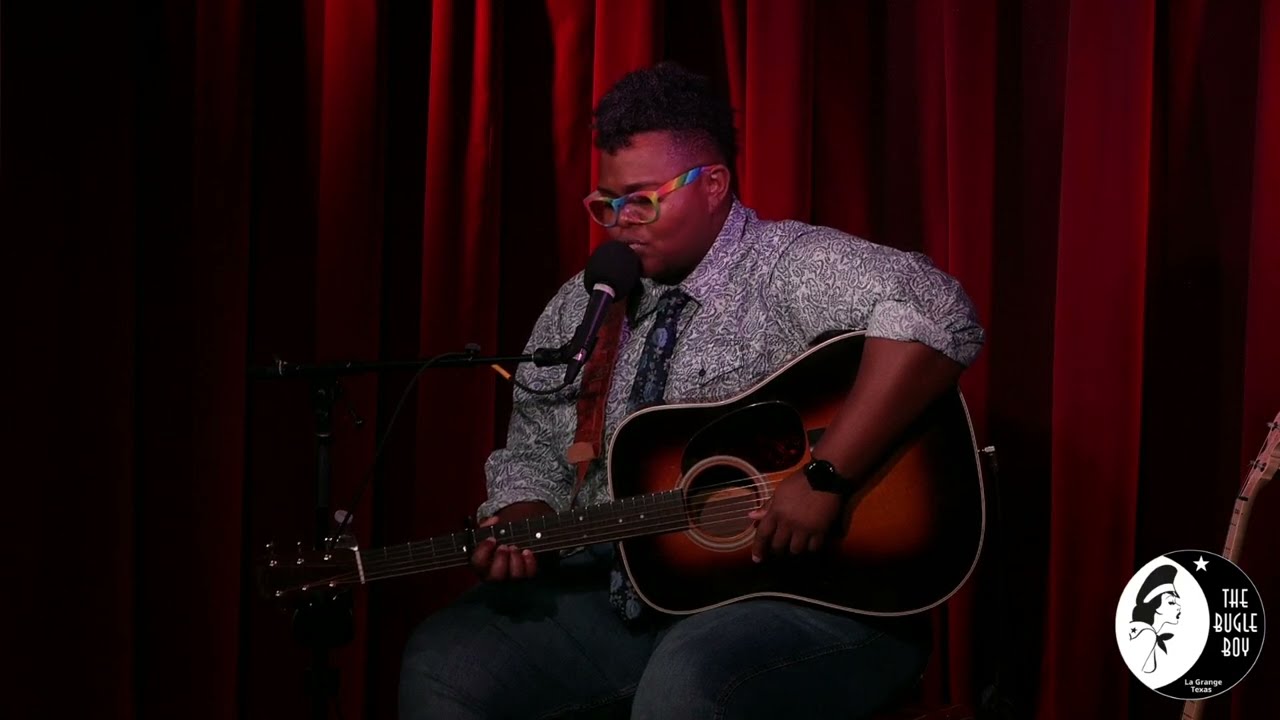 Crys Matthews: "Sleeves Up" Chords - Chordify