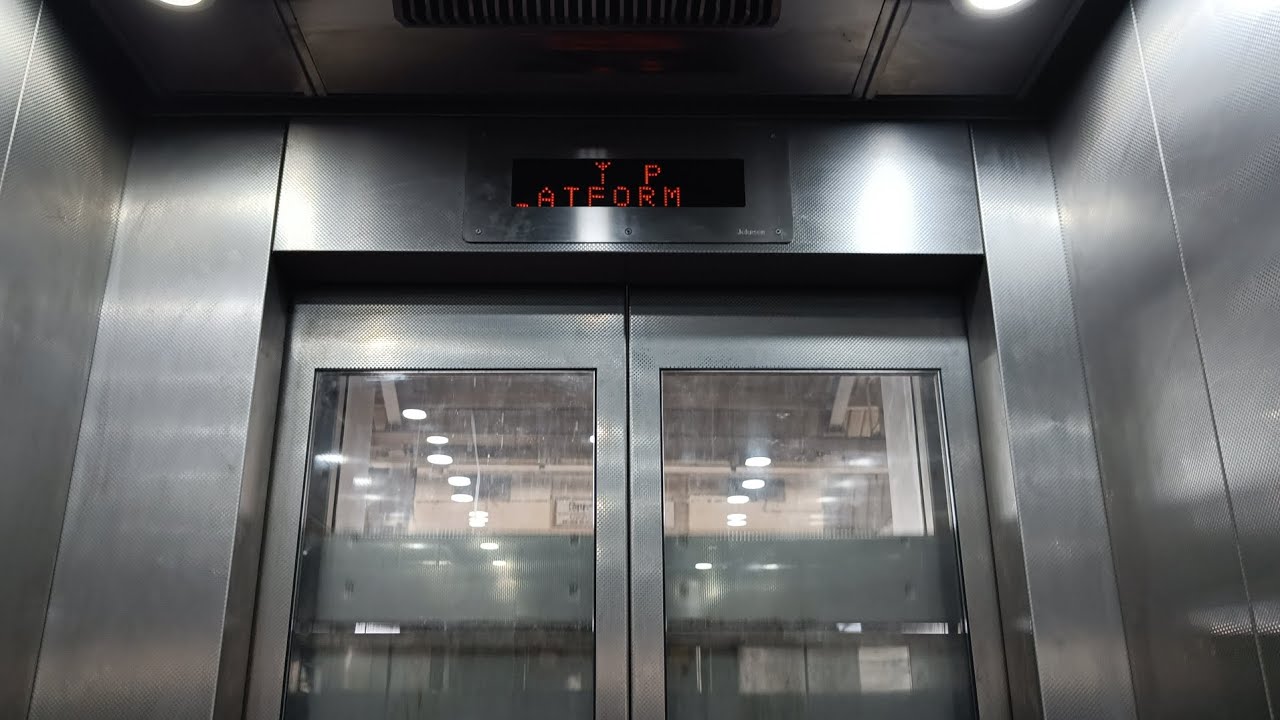 2010s Johnson elevator | Q: 1000 kgs. | India, Jaipur, Railway Station metro st. - YouTube