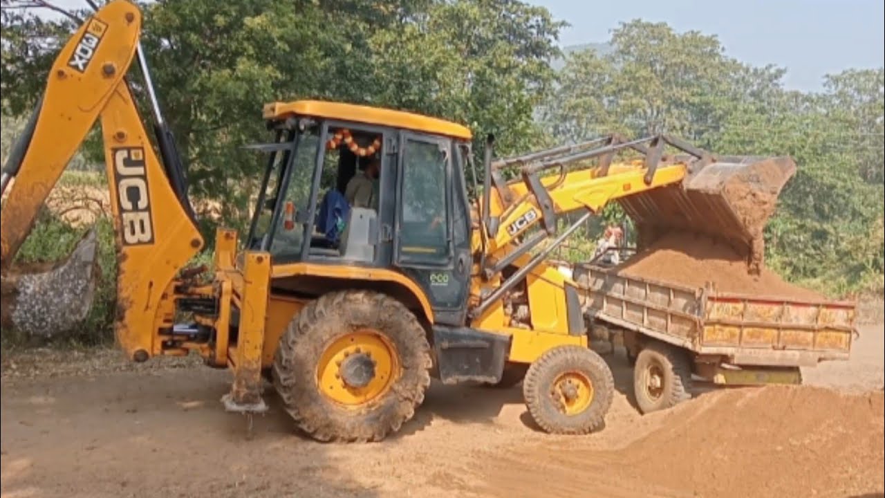 JCB Sand loading in Tractor || Indian JCB video @JCBXpertTiTu - YouTube