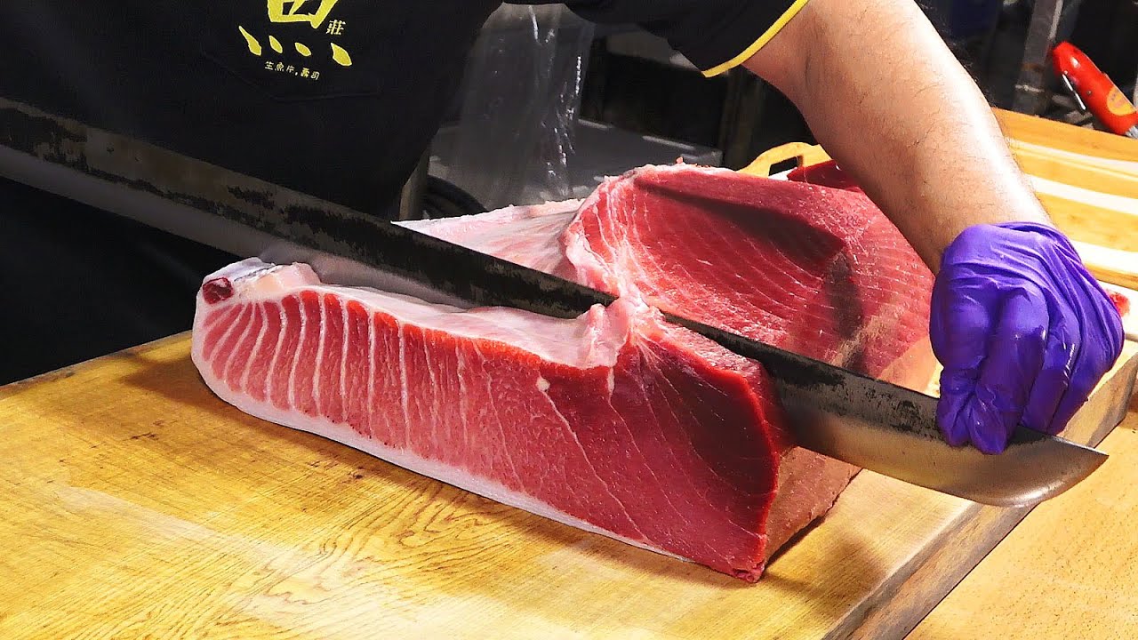 Cutting 800 pounds giant bluefin tuna to luxurious sashimi - Taiwanese ...