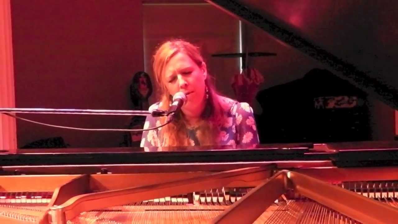 Daisy Chapman covering The Smashing Pumpkins' 'Disarm' - YouTube