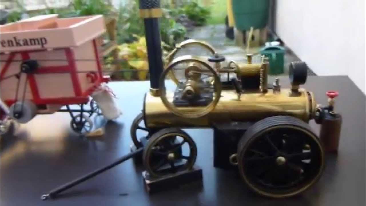 Wilesco Lokomobil D430 mit Dreschmaschine - YouTube