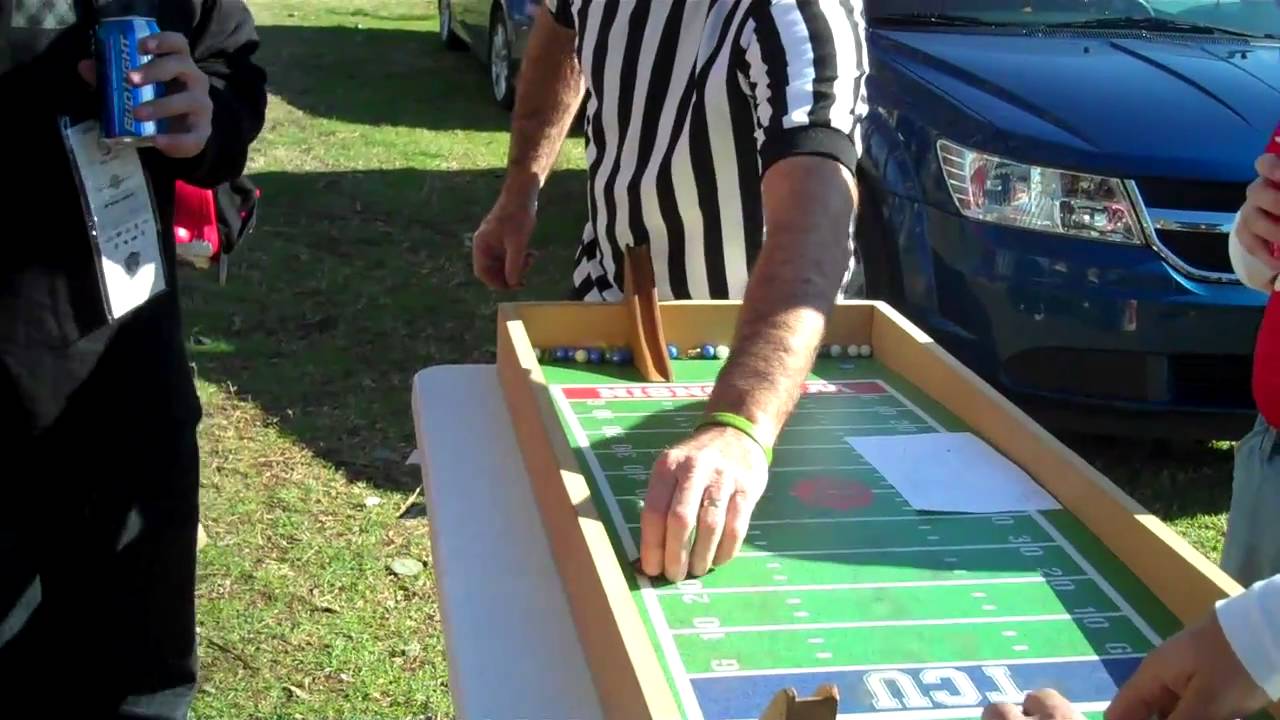 FOOTBALL BOARD GAME - YouTube